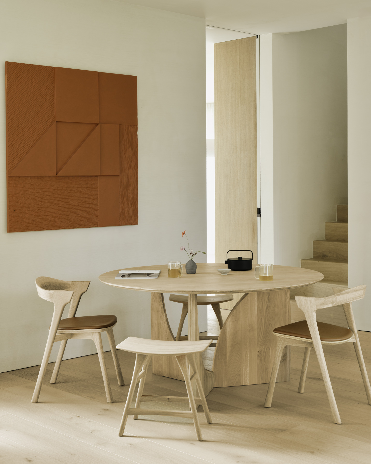 Dwg Modern Extendable Dining Table A Classic Dining Table With Highly